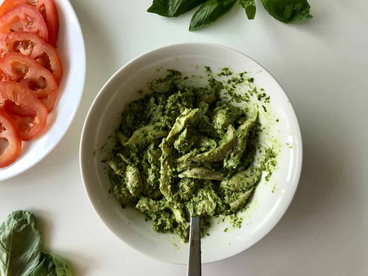 Easy-Breezy Pesto Chicken Sandwich | Jen Reviews