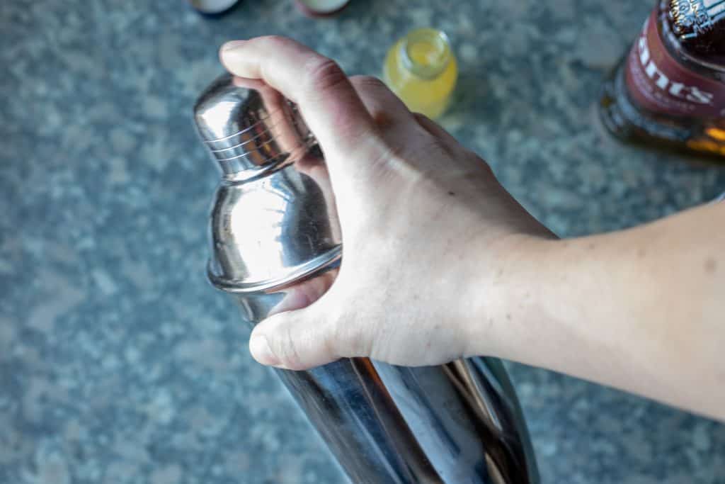 Manhattan Recipe with Quick Homemade Bitters | Jen Reviews